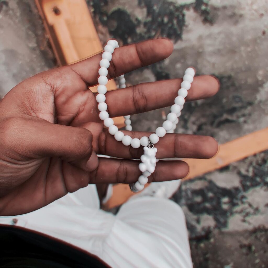 Cadena cuban link 2mm con Queen elizabeth dorado – Di Saint